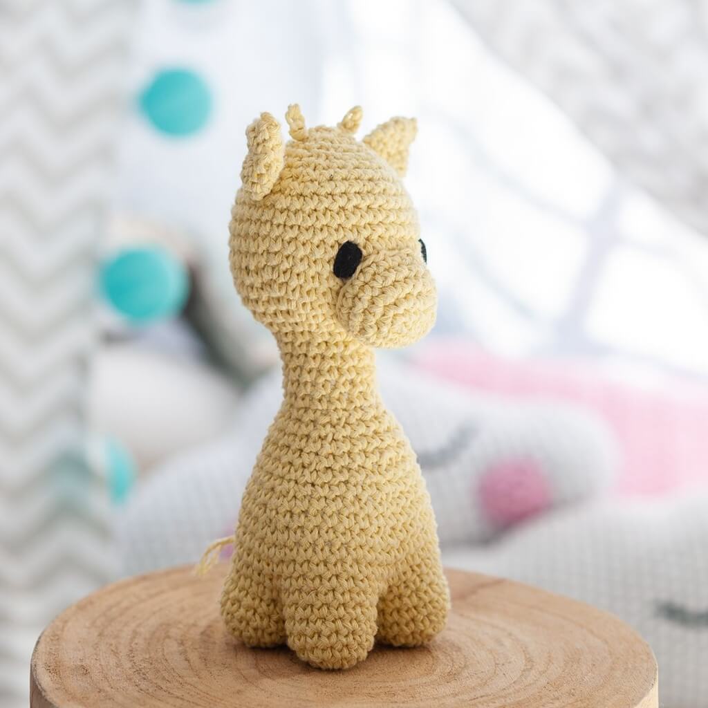 Amigurumi Giraffe Ziggy Popcorn Häkelset von Hoooked